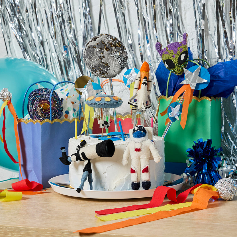 UFO Ornament – Handmade Felt Alien Gift for Sci-Fi Fans – Craftspring