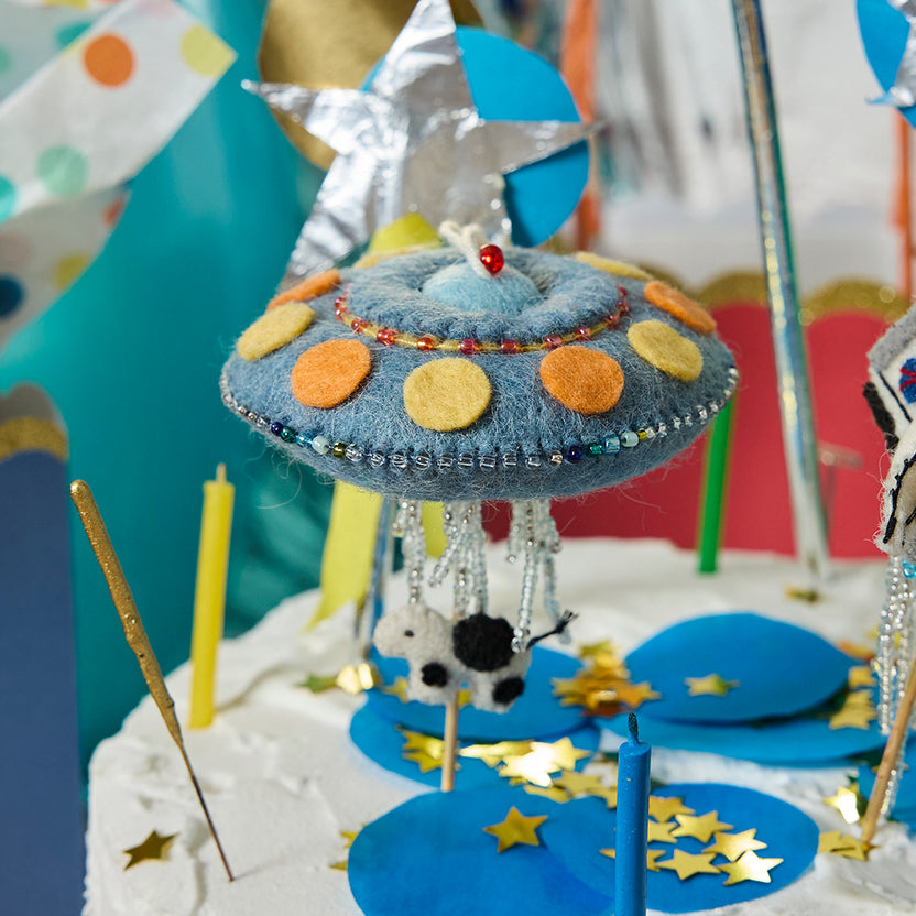 UFO Ornament – Handmade Felt Alien Gift for Sci-Fi Fans – Craftspring