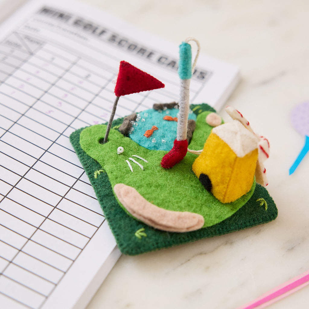 Mini Golf Ornament – Handmade Felt Putt-Putt Scene | Craftspring