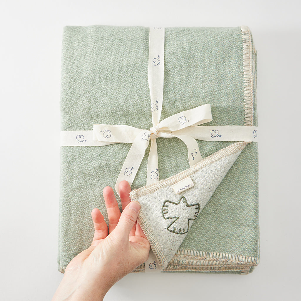 Handwoven White Dove Jacquard 100% Superfine Merino Wool Green Throw ...