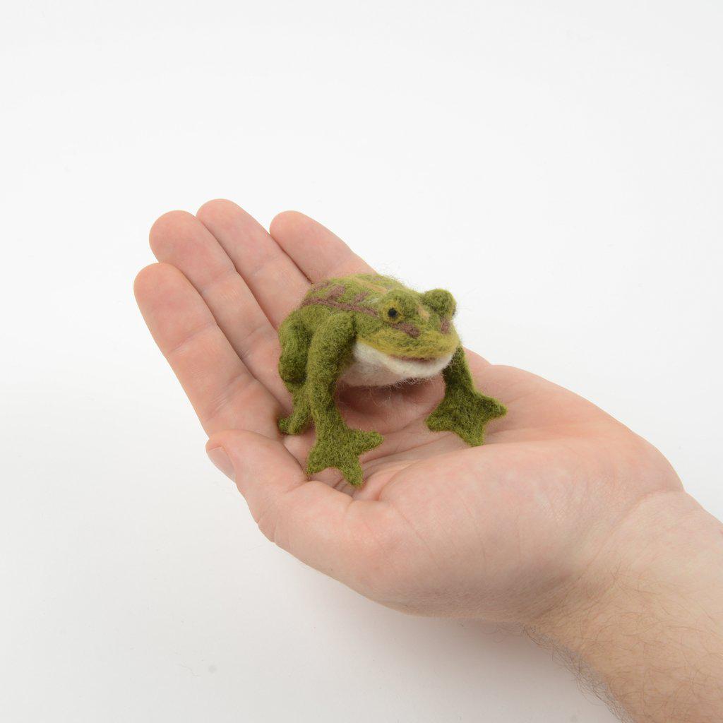 Hand Needle Felted Green Frog Ornament – Craftspring